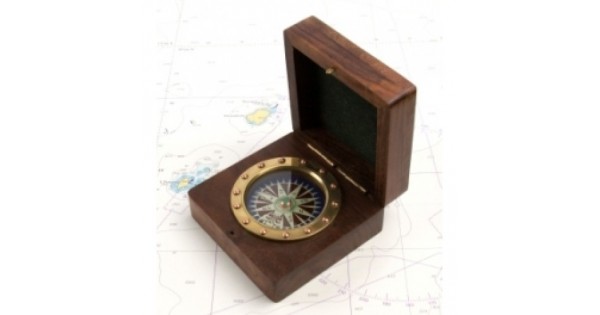 Rivet-style Compass in Wooden Box
